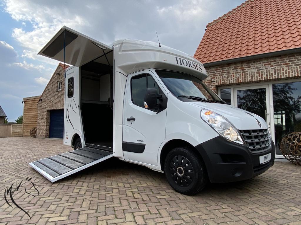 RENAULT PARAGAN EQUISTAR 3 | Paardenwagentje•nl